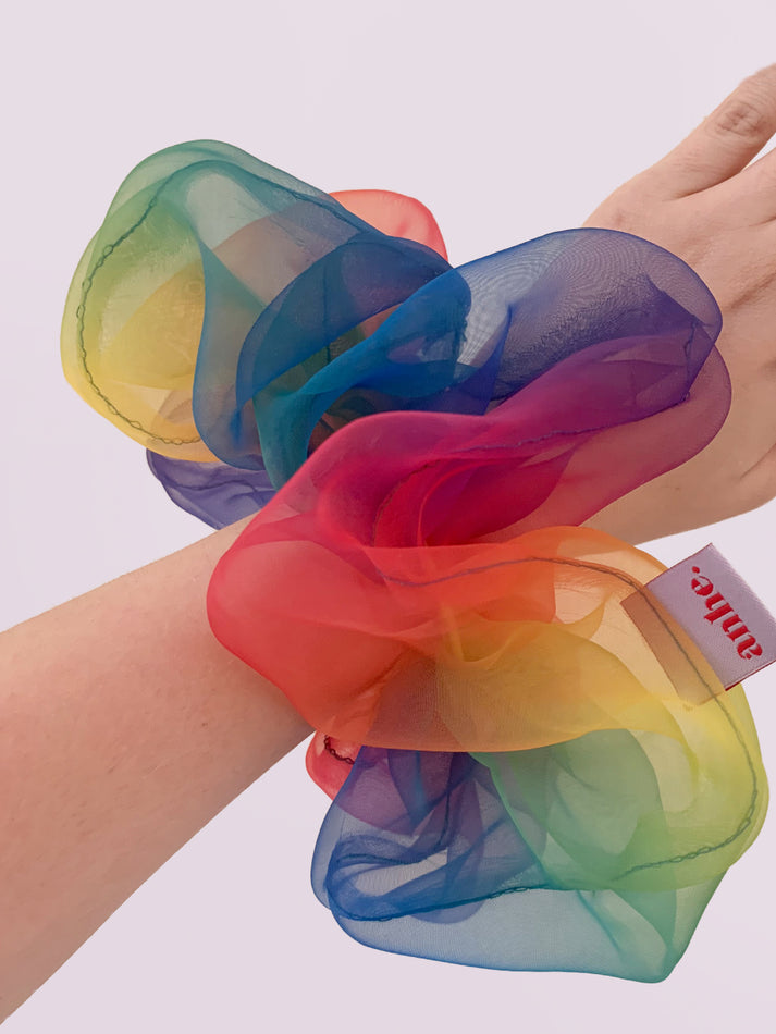 Rainbow Scrunchie – Anhe